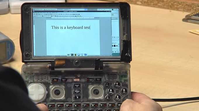 Linux Handheld Computer 'Pyra' - Prototype Of Open Source Device