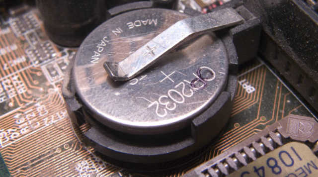 How Your Computer Displays Correct Time When Turned On After Years?