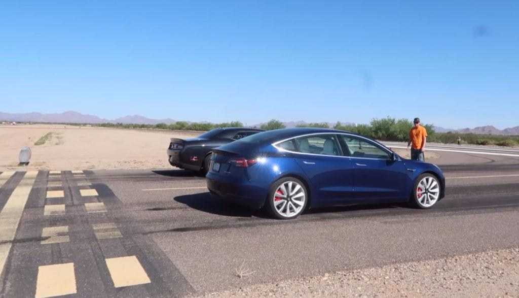 Tesla Model 3 Performance Vs Challenger Hellcat In 1/2 Mile Drag Race