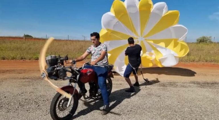 DIY YouTuber Builds An Amazing Propeller Fan Motorcycle - Fossbytes