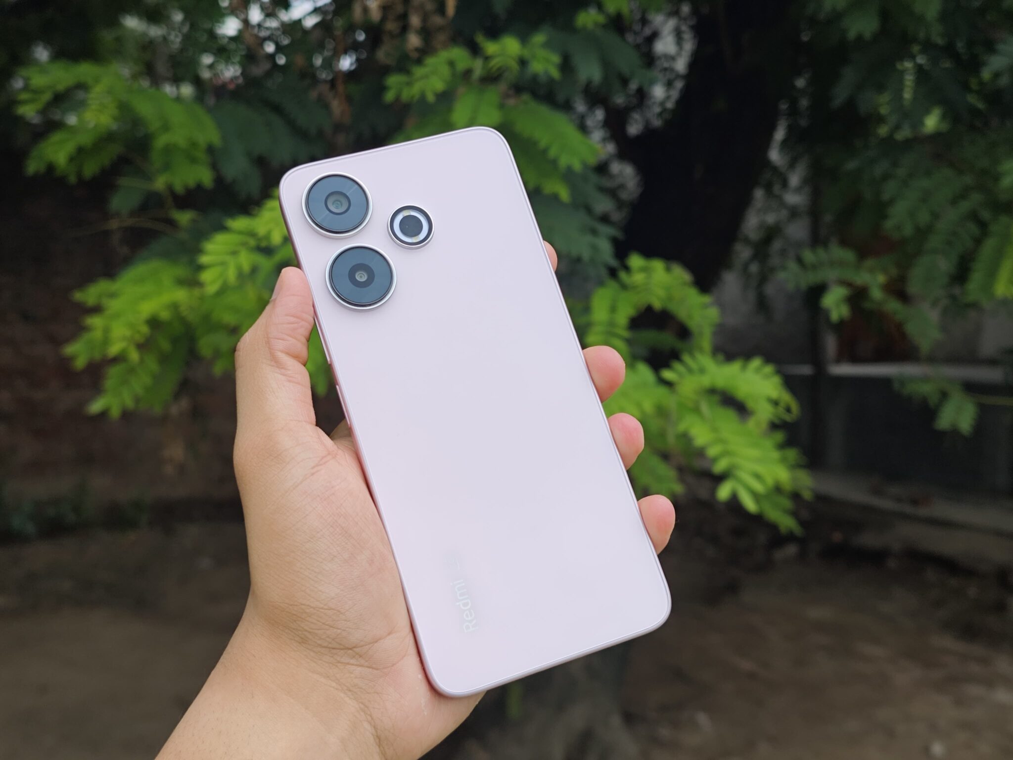 Redmi 13 5G Review: The Best Budget Smartphone of 2024 - Fossbytes