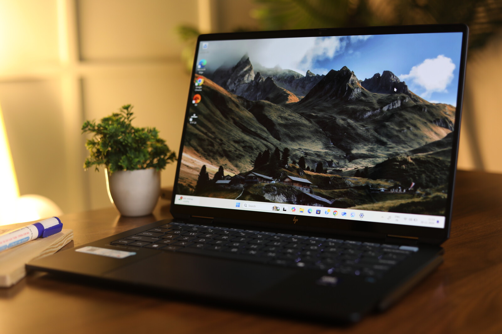 Hp Omnibook Ultra Flip Review The Best 2 In 1 Laptop Fossbytes