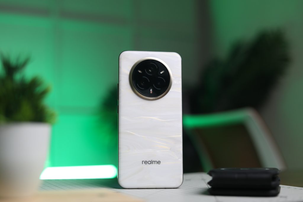 Realme 14 Pro+ Review: Stunning Design & Capable Cameras - Fossbytes