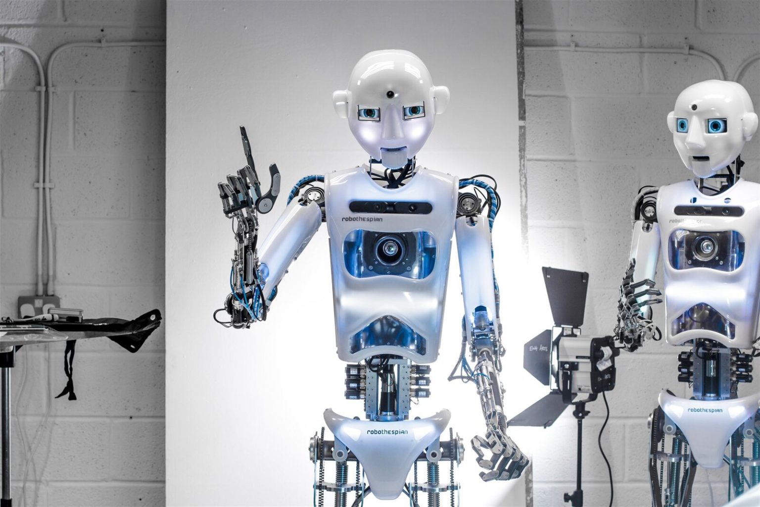 10 Most Advanced Humanoid Robots - Fossbytes